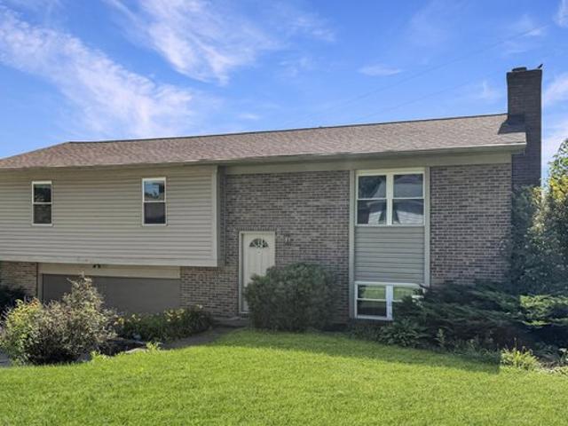755 Meadow Wood Dr, Villa Hills, KY 41017