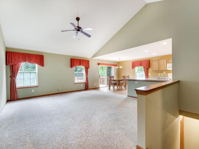 755 Meadowview Ln
