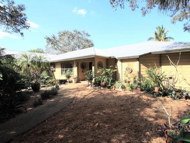 755 S Fischer Cir, Sebastian, FL 32958