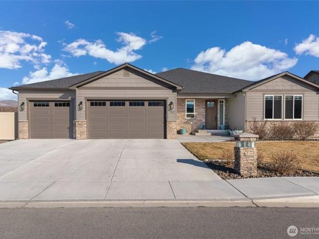755 S Perry Ave, East Wenatchee, WA 98802
