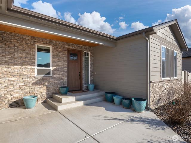 755 S Perry Ave, East Wenatchee, WA 98802 | MLS #2487 | Compass