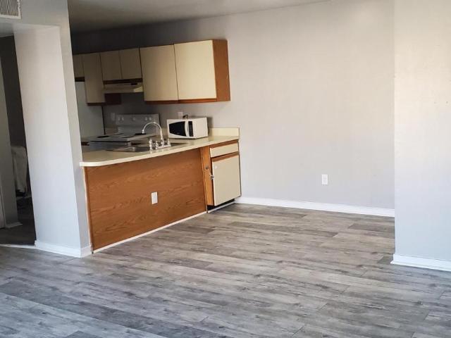 755 Summer Ave # 2C