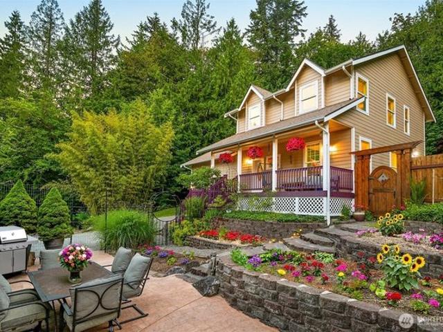 755 Top Pl, Sedro Woolley, WA 98284