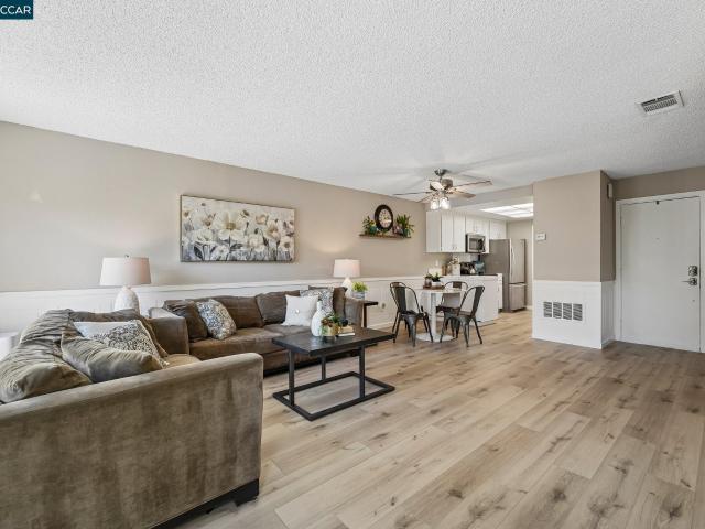 755 Valley Green Dr
