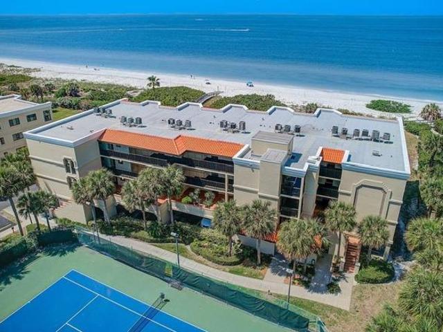 7564 Bayshore Dr #205, Treasure Island, FL 33706