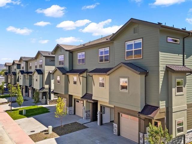 7564 W Swain Ln, Garden City, ID 83714
