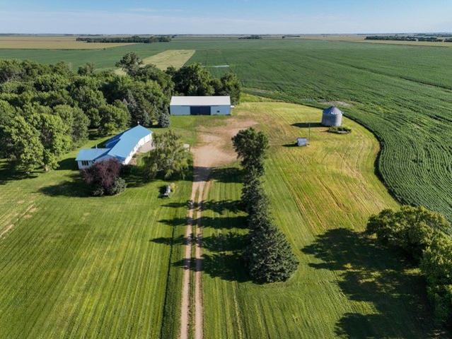 7566 th St, Herman, MN 56248