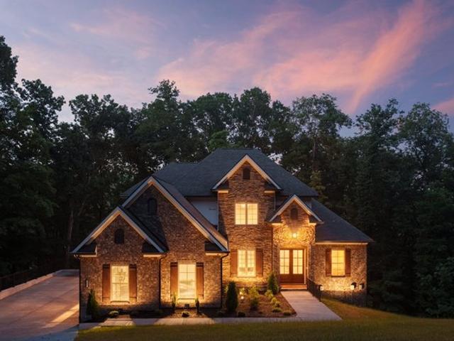 7567 Hallows Dr, Nashville, TN 37221