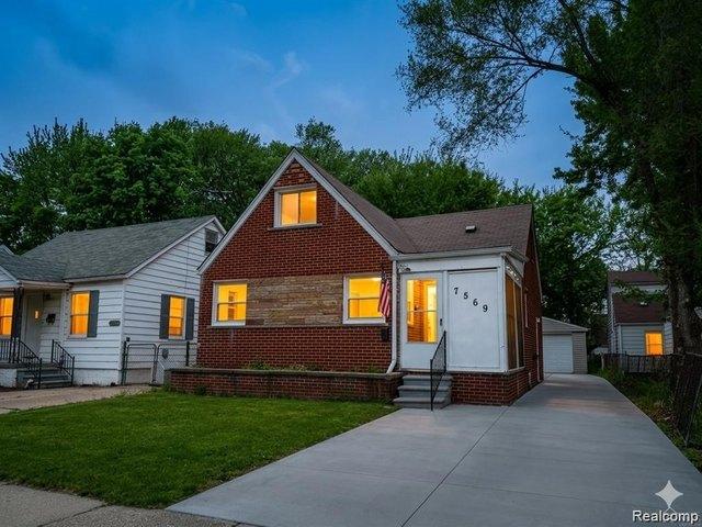 7569 Westminster Ave, Warren, MI 48091