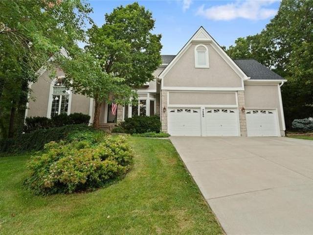 7560 Eicher Dr, Shawnee, KS 66217