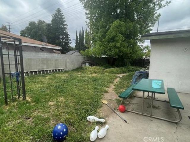 7563 De Soto Ave, Canoga Park, CA 91303