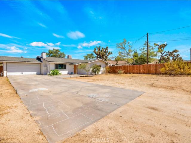 7563 Valley Vista Avenue