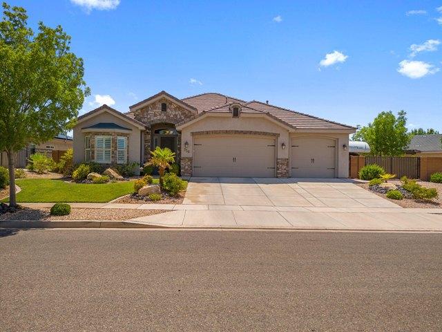 756 N Sage Creek Cir, Washington, UT 84780
