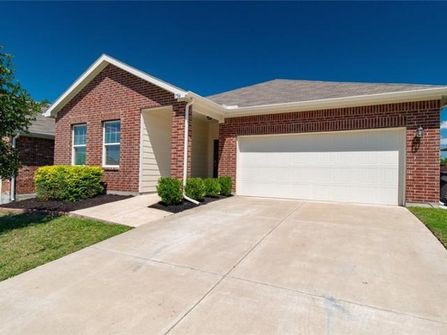 756 Wellington Dr, Lavon, TX 75166
