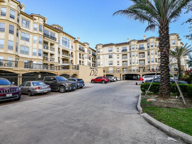 7575 Kirby Drive 2209