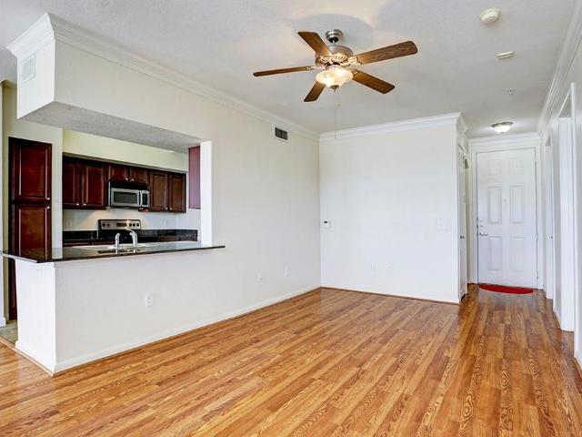 7575 Kirby Drive 2304