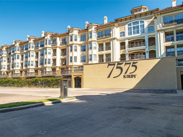 7575 Kirby Drive 3202