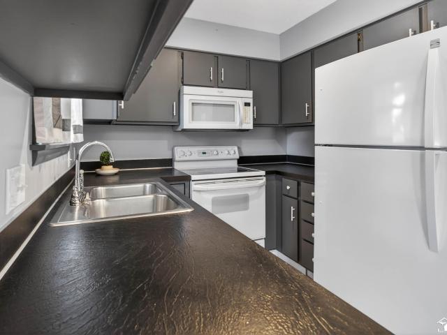 7576 Chapelview Court
