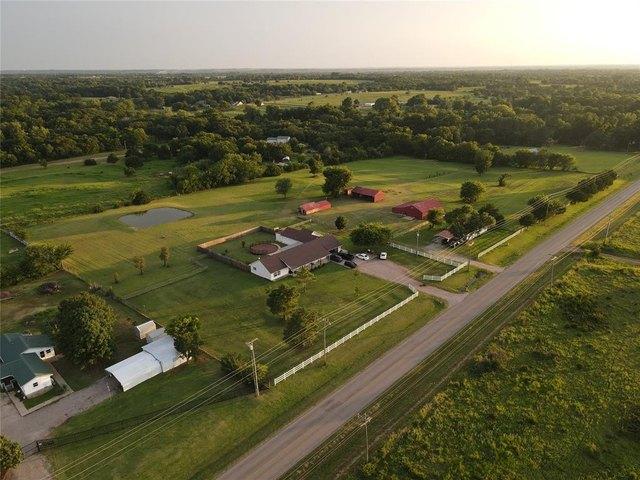 7576 E Maguire Rd, Noble, OK 73068