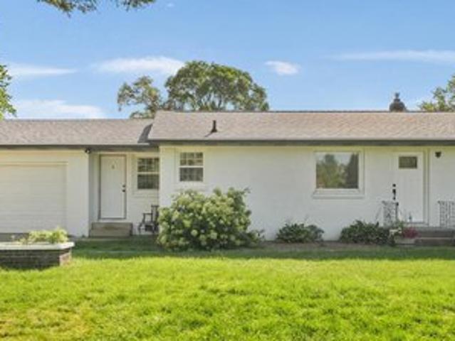 7576 12th Ave, Jenison, MI 49428