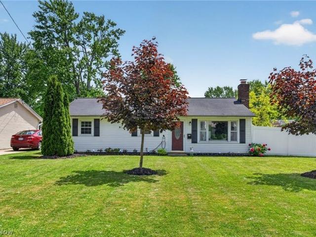 7570 Pinehurst Dr, Mentor On The Lake, OH 44060