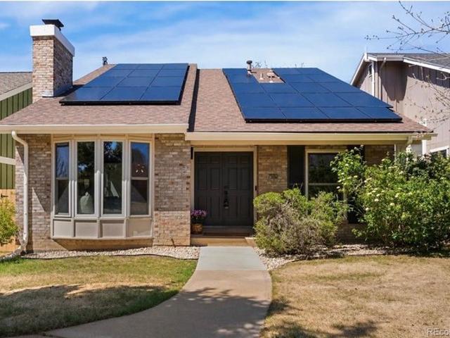 7570 S Rosemary Cir, Centennial, CO 80112