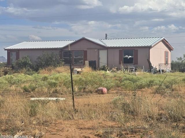 7572 Moonstone St, Las Cruces, NM 88012