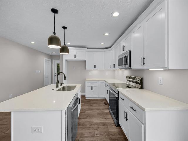 757 christie loop