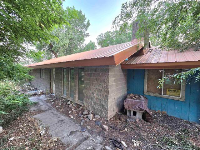 757 Foothill Dr