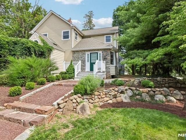 757 Kinderkamack Rd, Oradell, NJ 07649