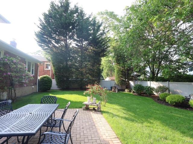 757 Leslie Lane
