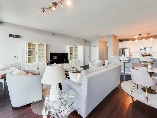 757 N Orleans Street # 1105