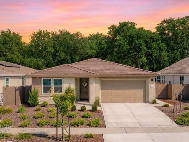 757 Pacific Grove Way, Plumas Lake, CA 95961