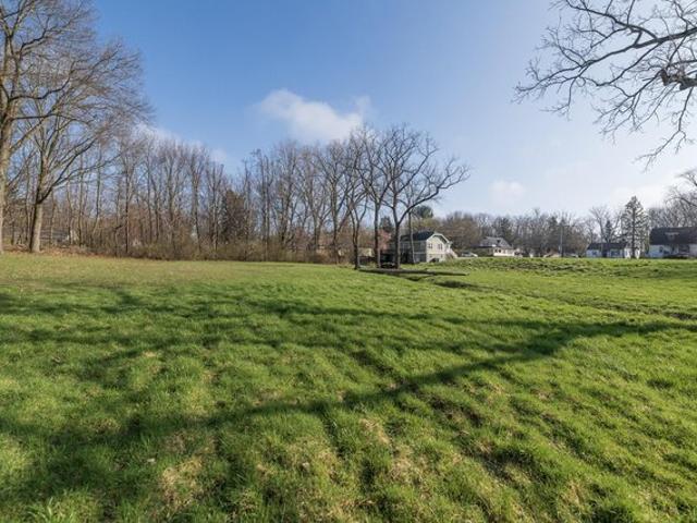 757 Phillips St, South Haven, MI 49090