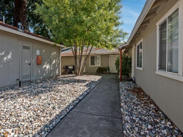757 Waugh Ln, Ukiah, CA 95482 | MLS #325077