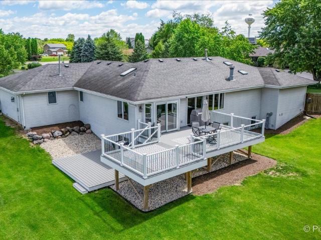 7585 Derby Close