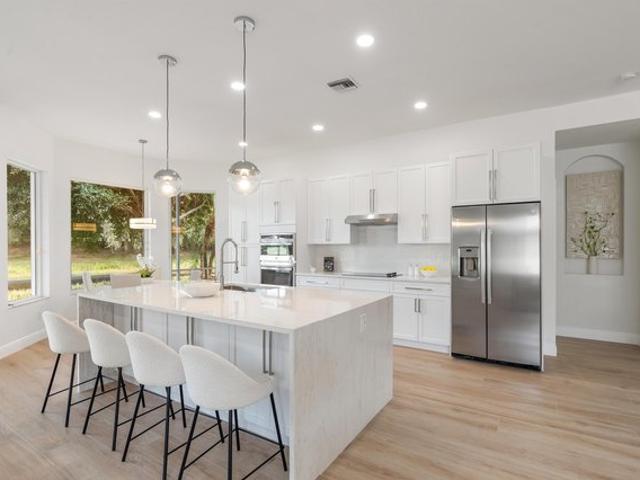7585 Las Cruces Ct, Boynton Beach, FL 33437