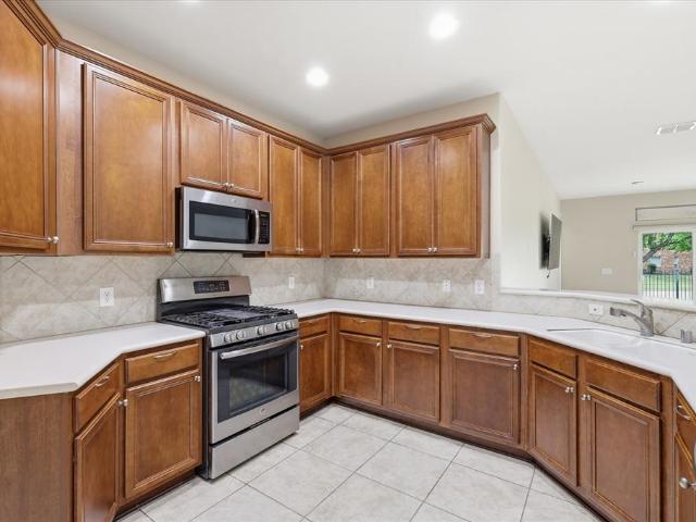 7586 Black Rock Cove