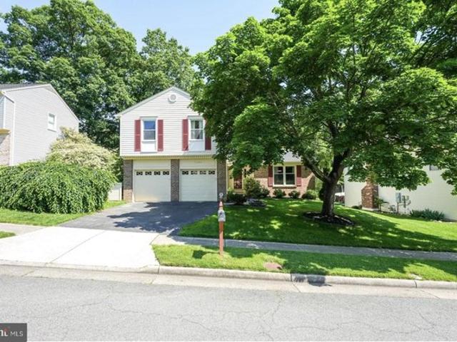7588 Woodstown Dr, Springfield, VA 22153