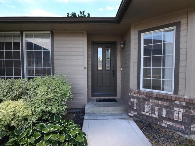 7589 Edgebrook Dr