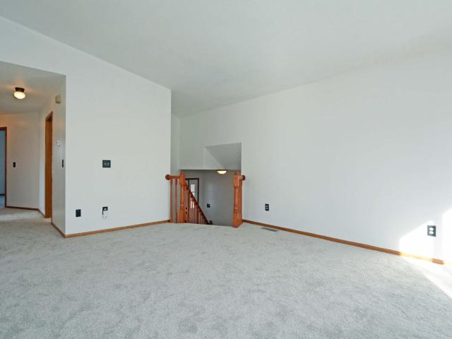 7581 23rd St N, Oakdale, MN 55128 | MLS #7037 | Compass