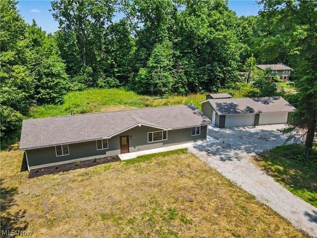 7583 Yale Rd, Atwater, OH 44201