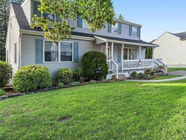 758 210th St, Pasadena, MD 21122