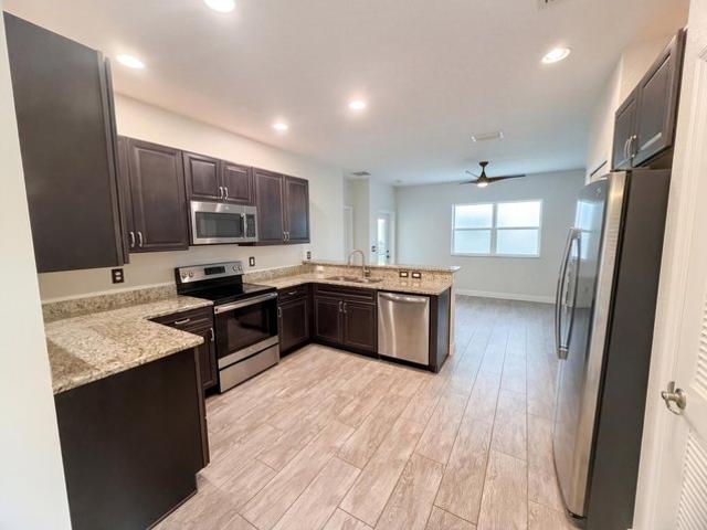 758 NE Hawks Ridge Way, Port Saint Lucie, FL 34983