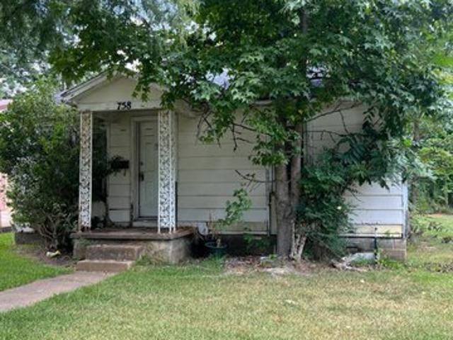 758 W Pecan St, Grenada, MS 38901