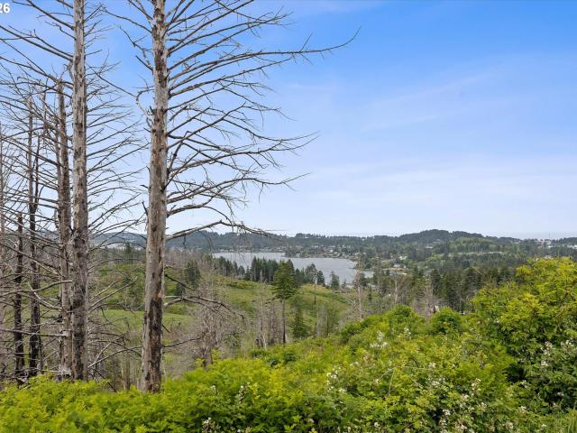 7595 ne viewcrest ct