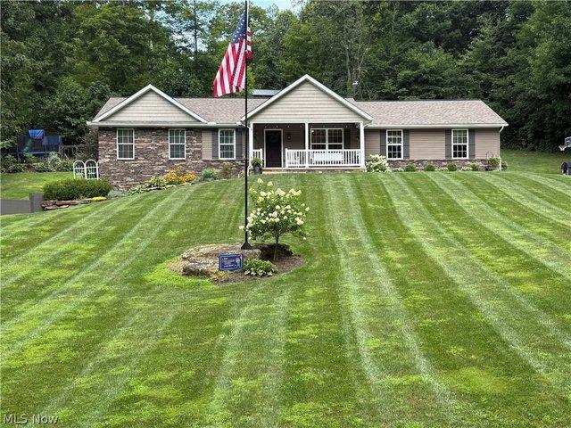 7595 Arbon Dr, Millersburg, OH 44654