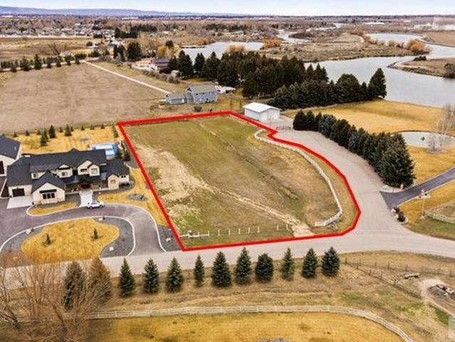 7597 N Riverfront Dr, Idaho Falls, ID 83401