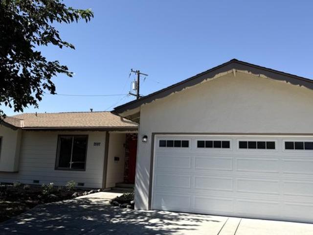 7597 Canterbury Ln, Dublin, CA 94568