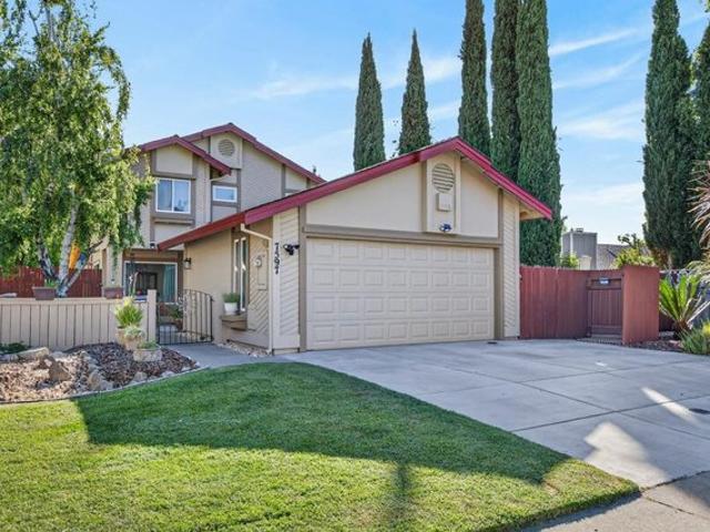 7597 Deltawind Dr, Sacramento, CA 95831